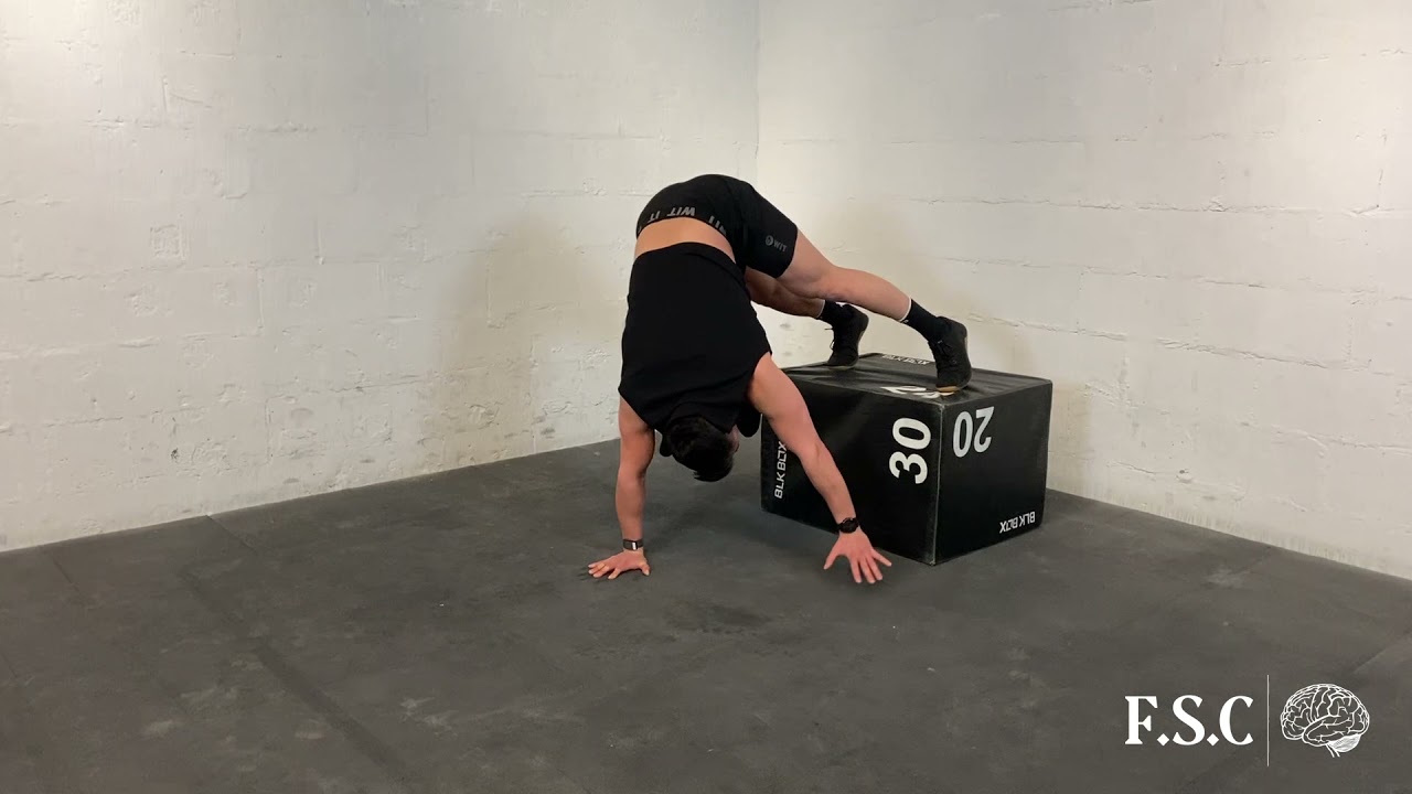 Box Pike Handstand I Rotational Reaches - YouTube
