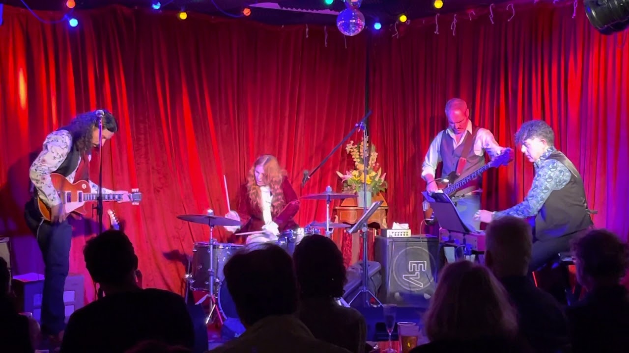 British Blues Explosion-Lozz Benson drum solo - YouTube