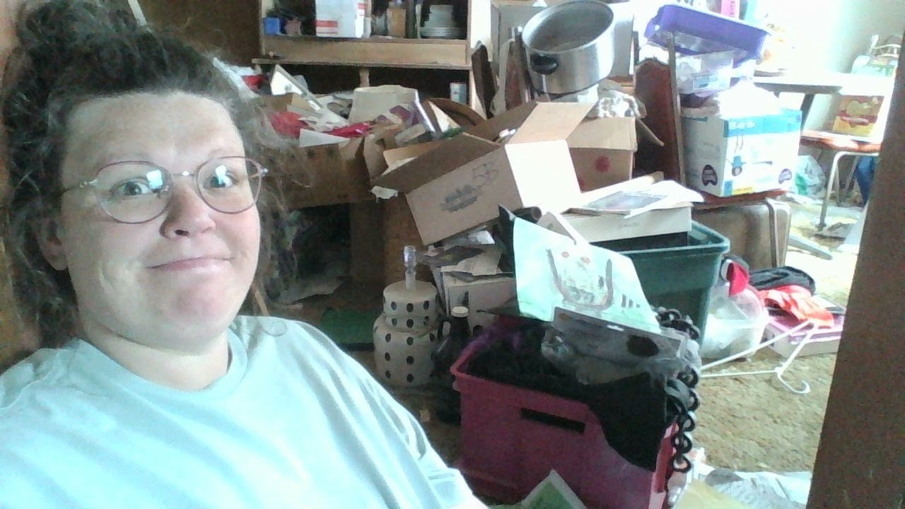 100 Days to a Cleaner Home / Week 2 Day 9 / HOARDER DECLUTTERS LIVE ...