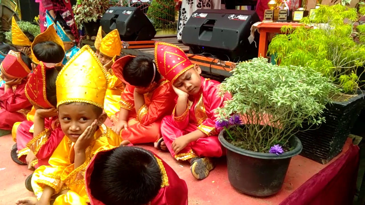 Tari indang - YouTube