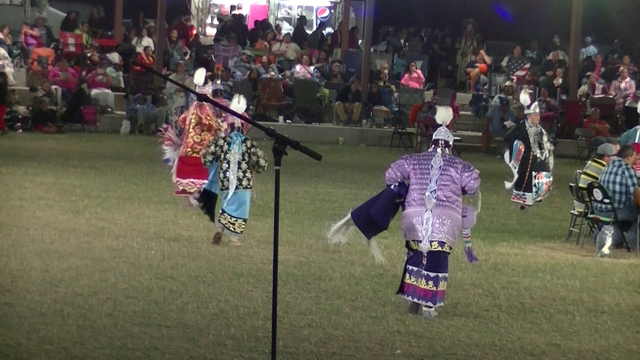 Southern Cloth Special - FNL Song 1 in Mandaree July 14, 2017 - YouTube