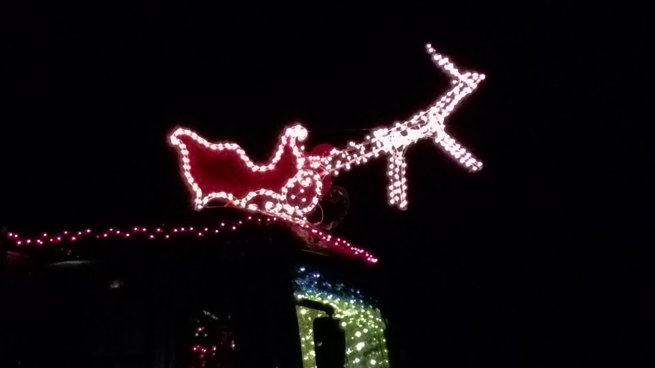 Up on the roof top, reindeer paws - YouTube