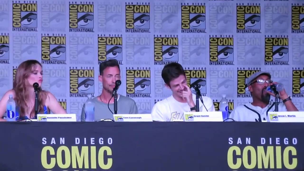 The Flash Comic Con Panel 2016 Part 1 - YouTube