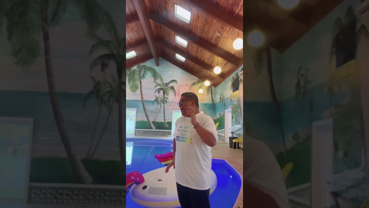 AMAZING VOICE of Raymond Salgado - YouTube