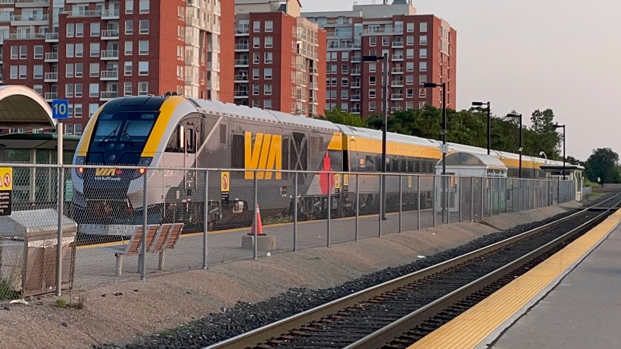 VIA Rail Canada Siemens Charger/Venture Test Train in Oakville - YouTube