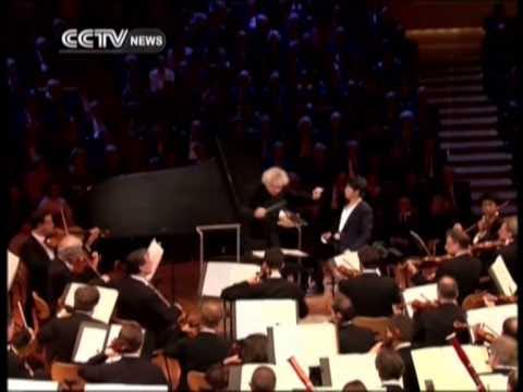 Lang Lang joins Simon Rattle & Berlin Philharmonic - YouTube