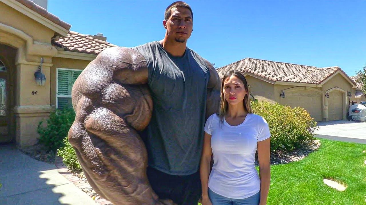 12 People With Bigger Than Normal Body Parts - YouTube