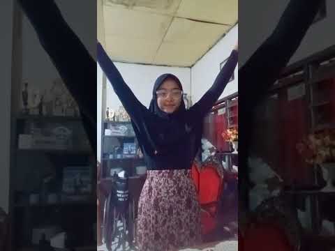 Tugas video Nari. Kelompok 1 Riyantie Vania Adila kls 9i