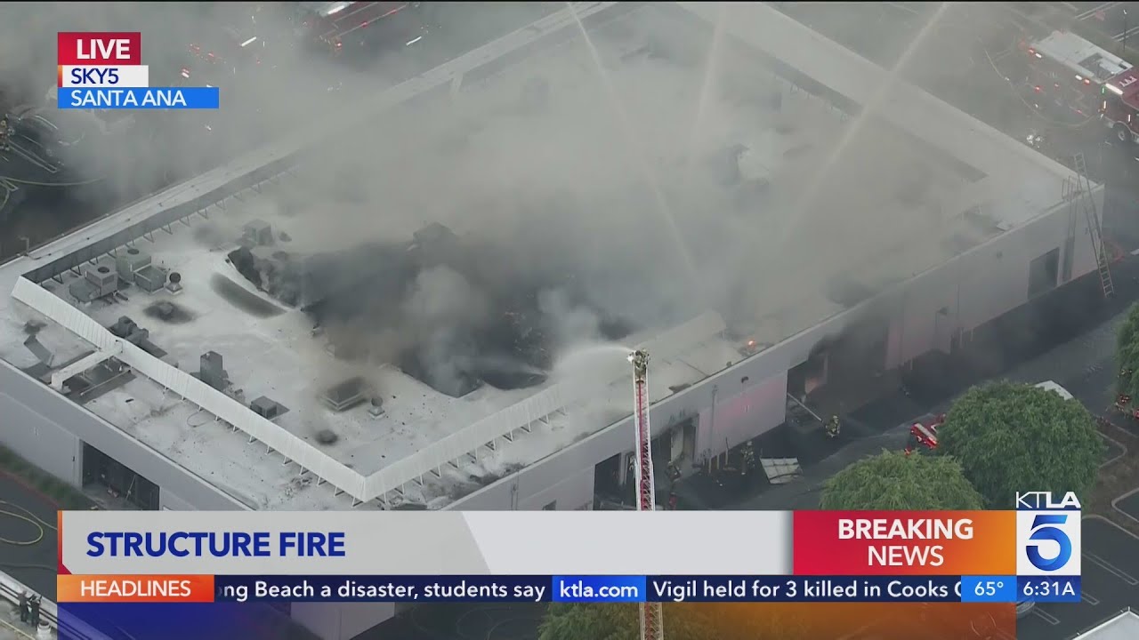 Firefighters battle 3-alarm blaze in Santa Ana - YouTube