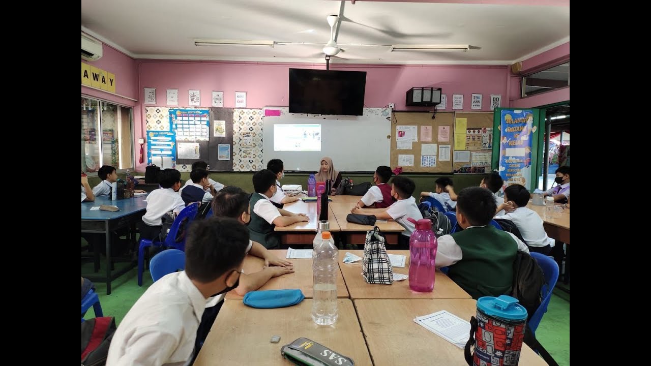 Scratch Project - Storyboard by Year 4 pupils - YouTube