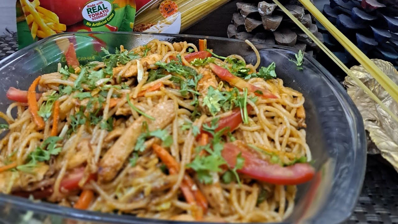 how to make chowmine#chickenchowmine/veg chowmine/chicken noodles ...