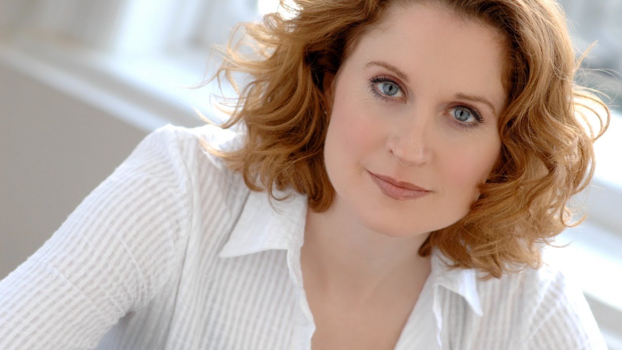 Christiane Noll "Reflections on a Life on the Stage" - YouTube