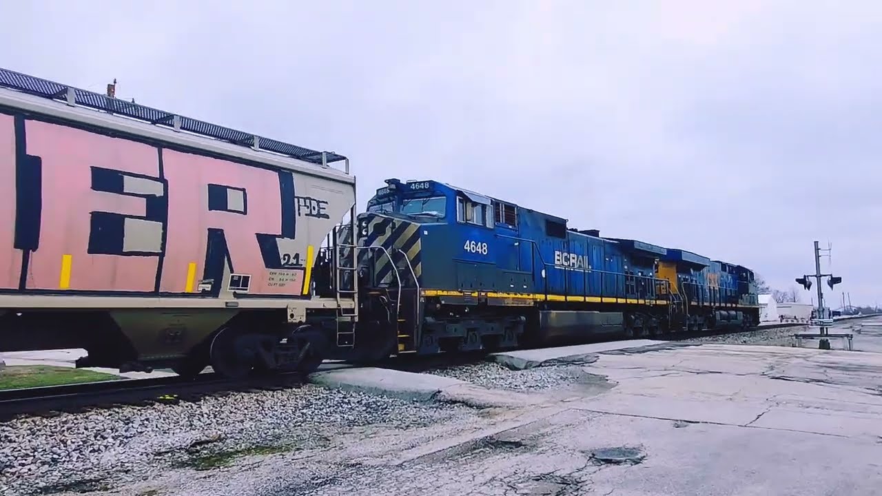 BC Rail #4648 & CSX #3200 lead a Bulk Ethanol Train in Hoopeston ...