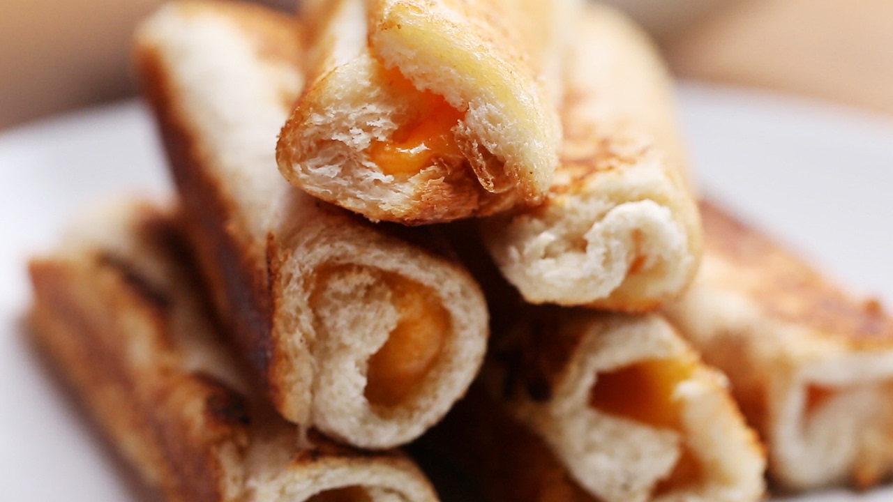 Grilled Cheese Roll-Ups Perfect For A Quick Lunch - YouTube