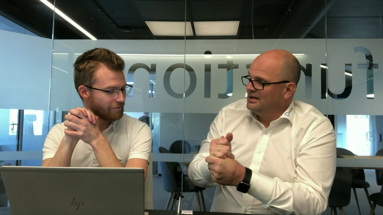 Rune Karlsen og Geir Håvik gir en innføring i KNX - HAN grensesnittet ...