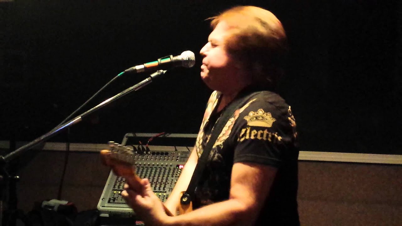 Tommy Rocker Thursday Jam Centro Pizza - YouTube