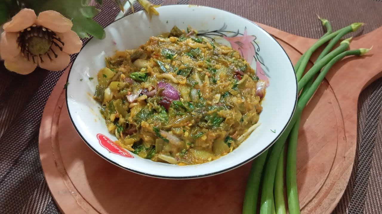 মজাদার অন্যরকম স্বাদের "পেঁয়াজ কলির ভর্তা! রেসিপি। Peyaj kolir vorta ...