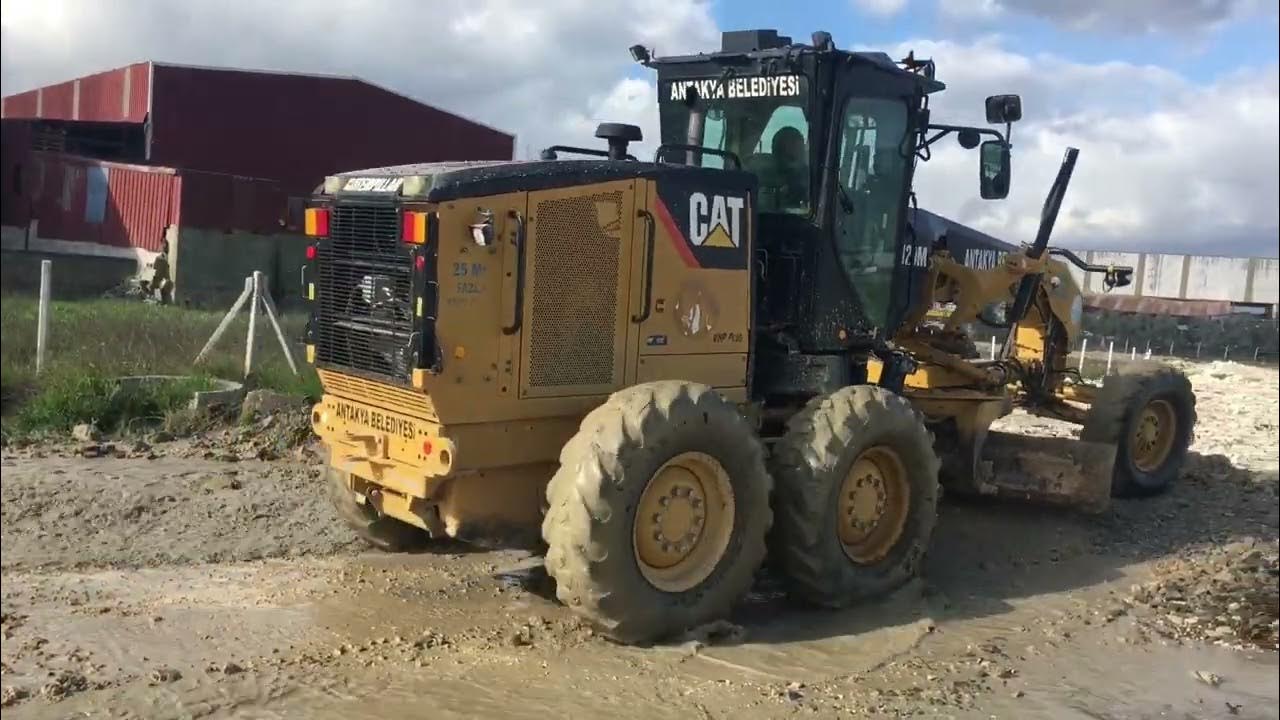 Greyder iş makinesi ile yol yapımı öncesi ve sonrası - YouTube