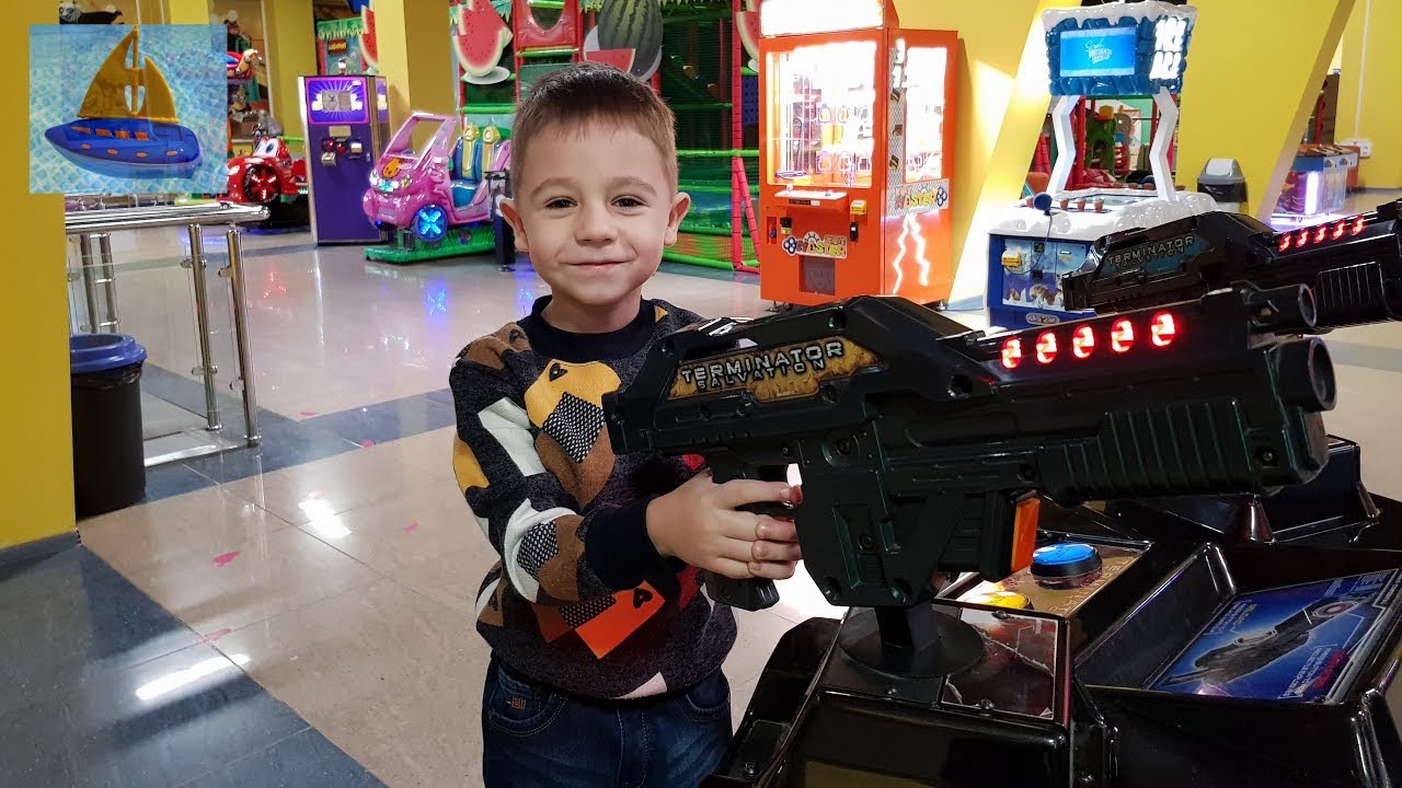 Прогулка в Голден Парке Детские игровые автоматы Большие игрушки для