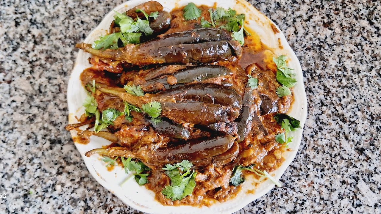 Bharela ringna nu shaak | Stuffed brinjal recipe | Dhaba style recipe ...