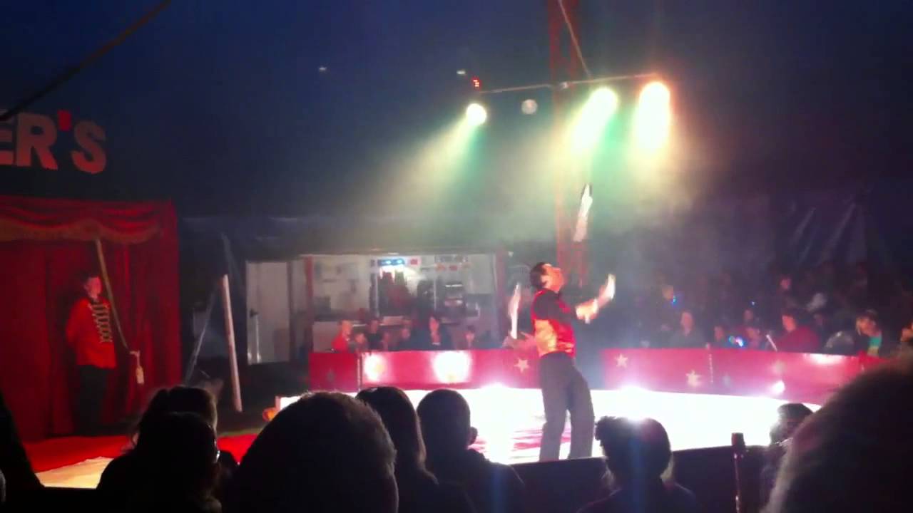Pinders circus - YouTube