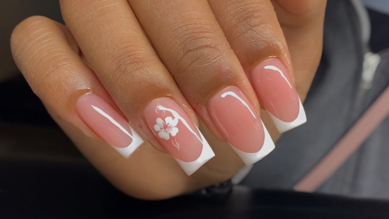 SHORT FRENCH NAILS | BEGINNER NAIL TUTORIAL - YouTube
