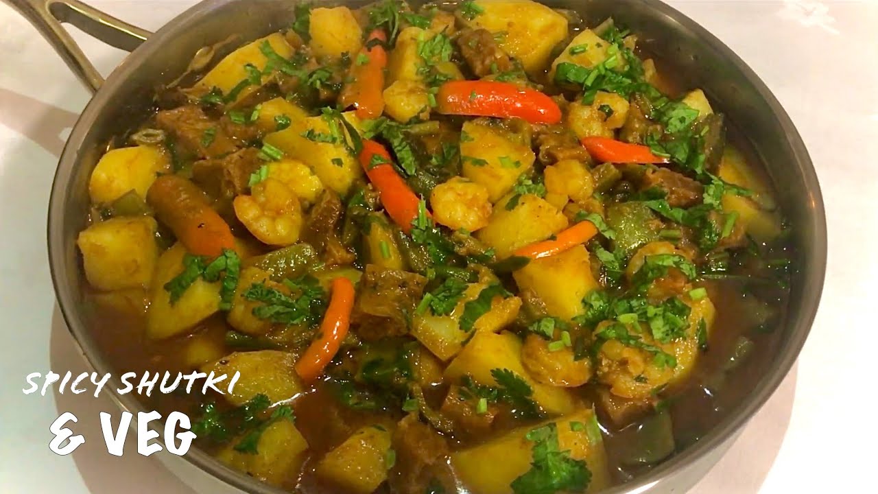 Spicy Shutki with Veg | Dried Fish with Veg Curry - YouTube