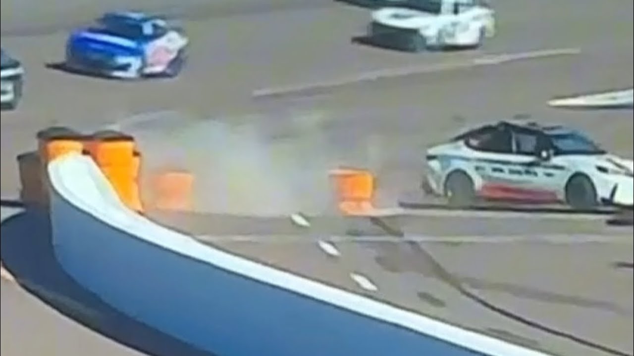 Pace Car Crashes INTO THE BARRELS? Nascar Phoenix 2024 @NASCAR - YouTube