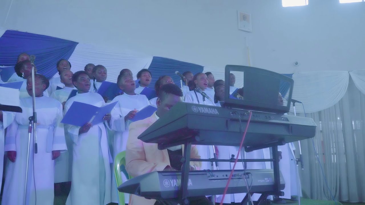 HUMURA RWANDA NZIZA - Pueri Cantores Cathedrale Ruhengeri (Christmas ...