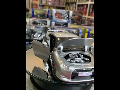 Nissan GT-R R35 - YouTube