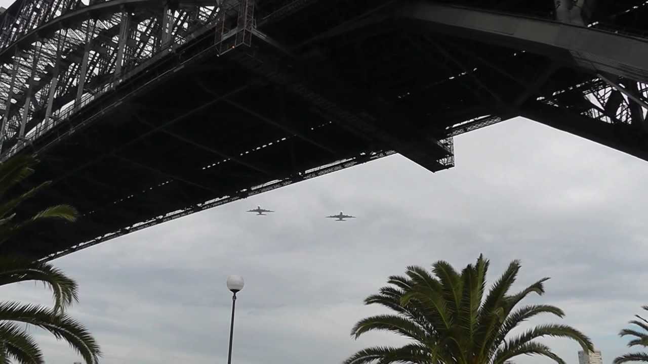 QANTAS & Emirates A380 Sydney Harbour Bridge Flyover (March 31, 2013 ...