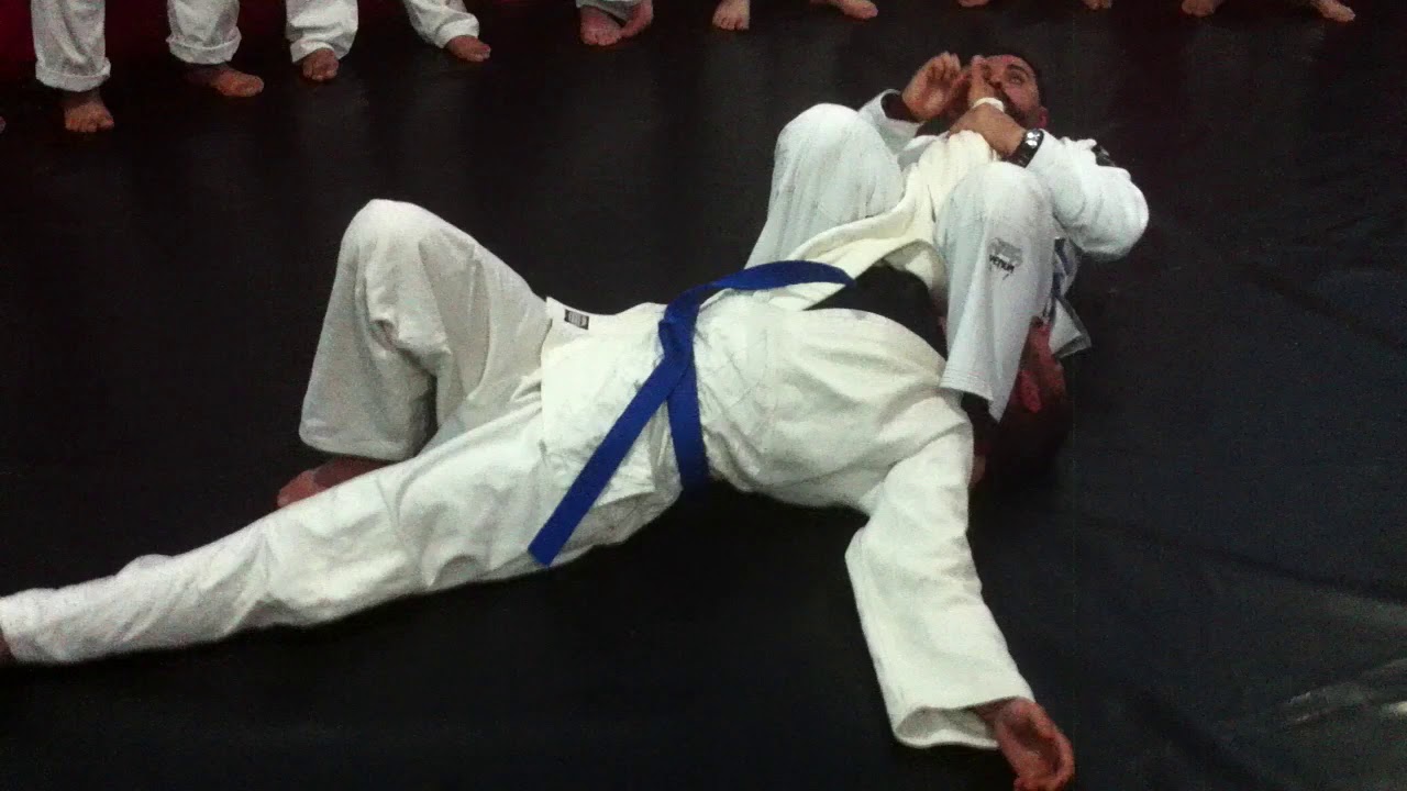 TAKEDOWN GI 02 how to wear juji gatame from kubi-nage Instructor ...