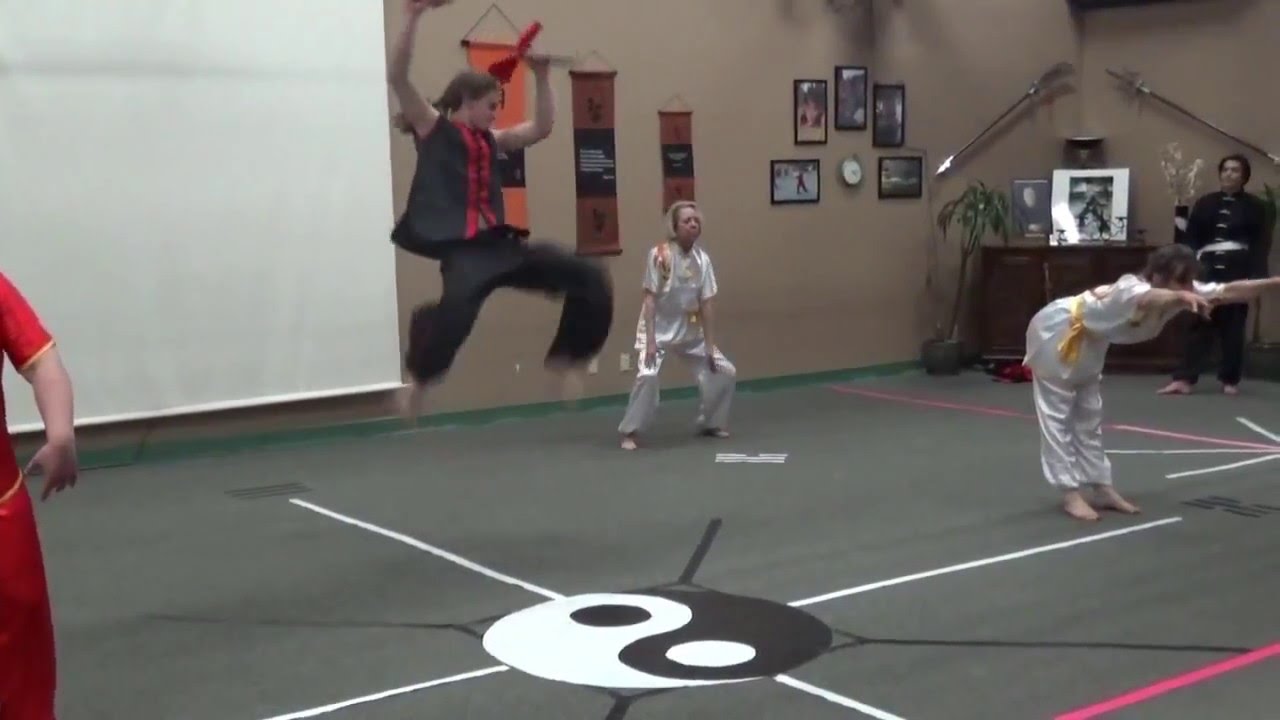 Kung Fu Double Knife & QiGong - YouTube