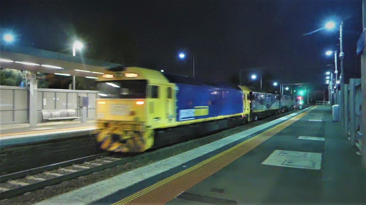 G515 with new "RailFirst" branding | 0082 LE Movement to Melbourne ...