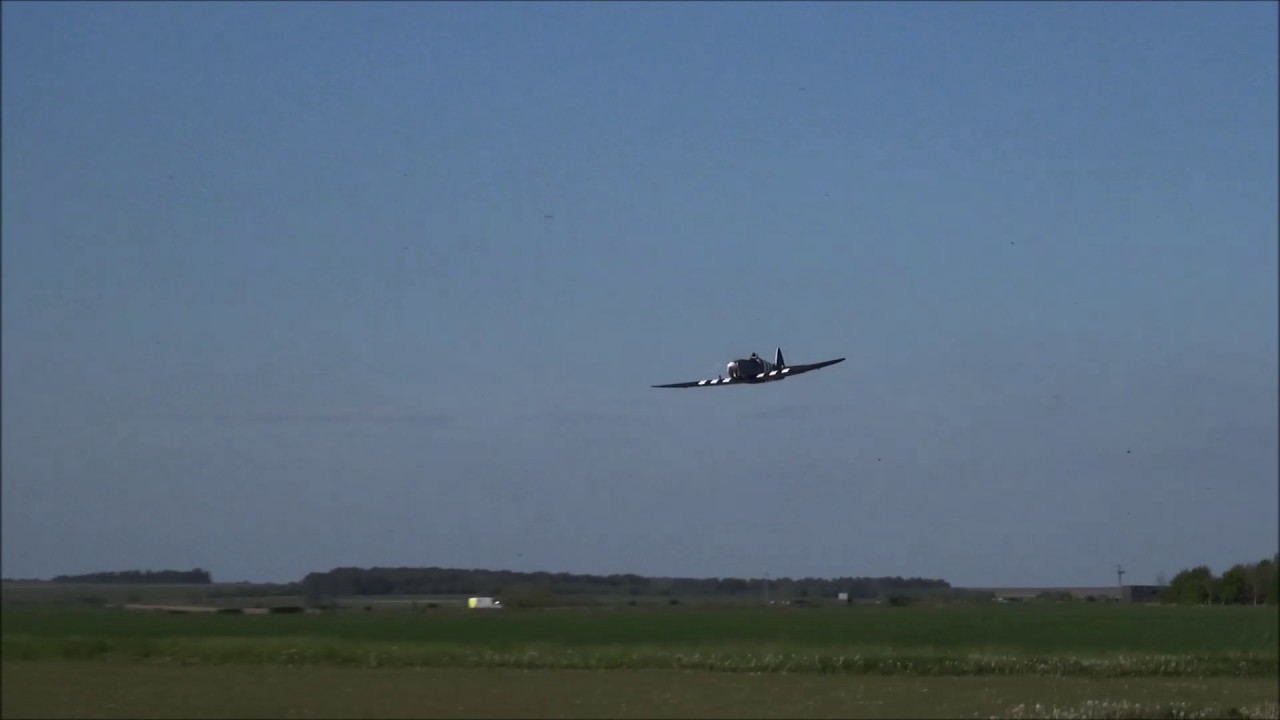 Paul's Spitfire low passes - YouTube