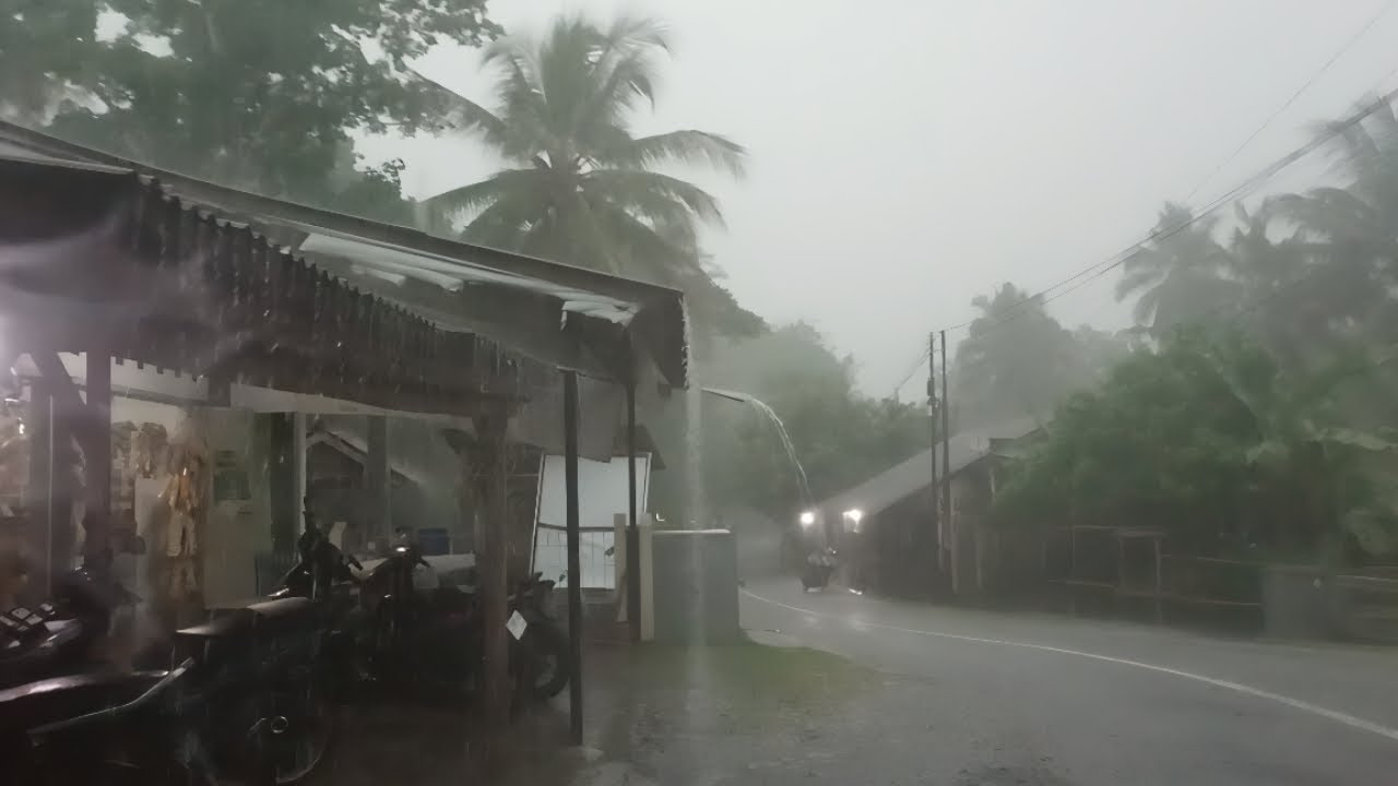 SO BEAUTIFUL RAIN IN THE INDONESIAN RURAL COUNTRIES, THE BEAUTY OF RAIN ...