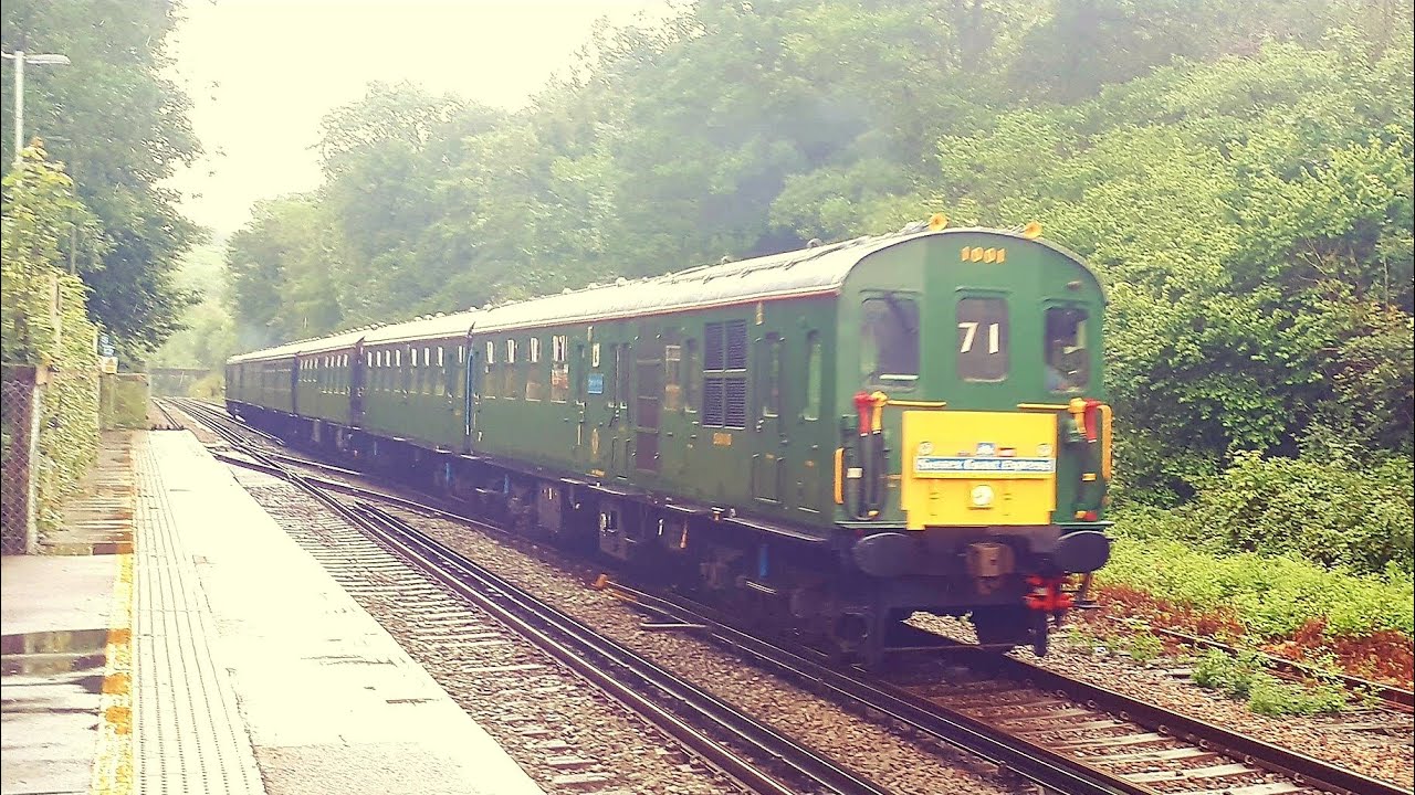 Hastings DEMU 1001 accelerates through Wadhurst with the Sussex & Kent ...