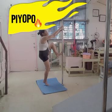 Piyopo V18 pinoy yoga pole split 'Hanumanasana' - YouTube