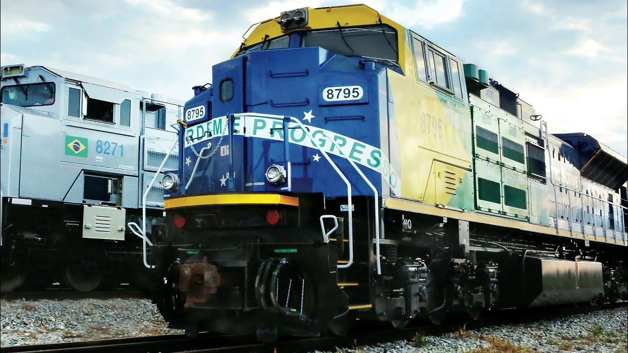 random train animation - YouTube