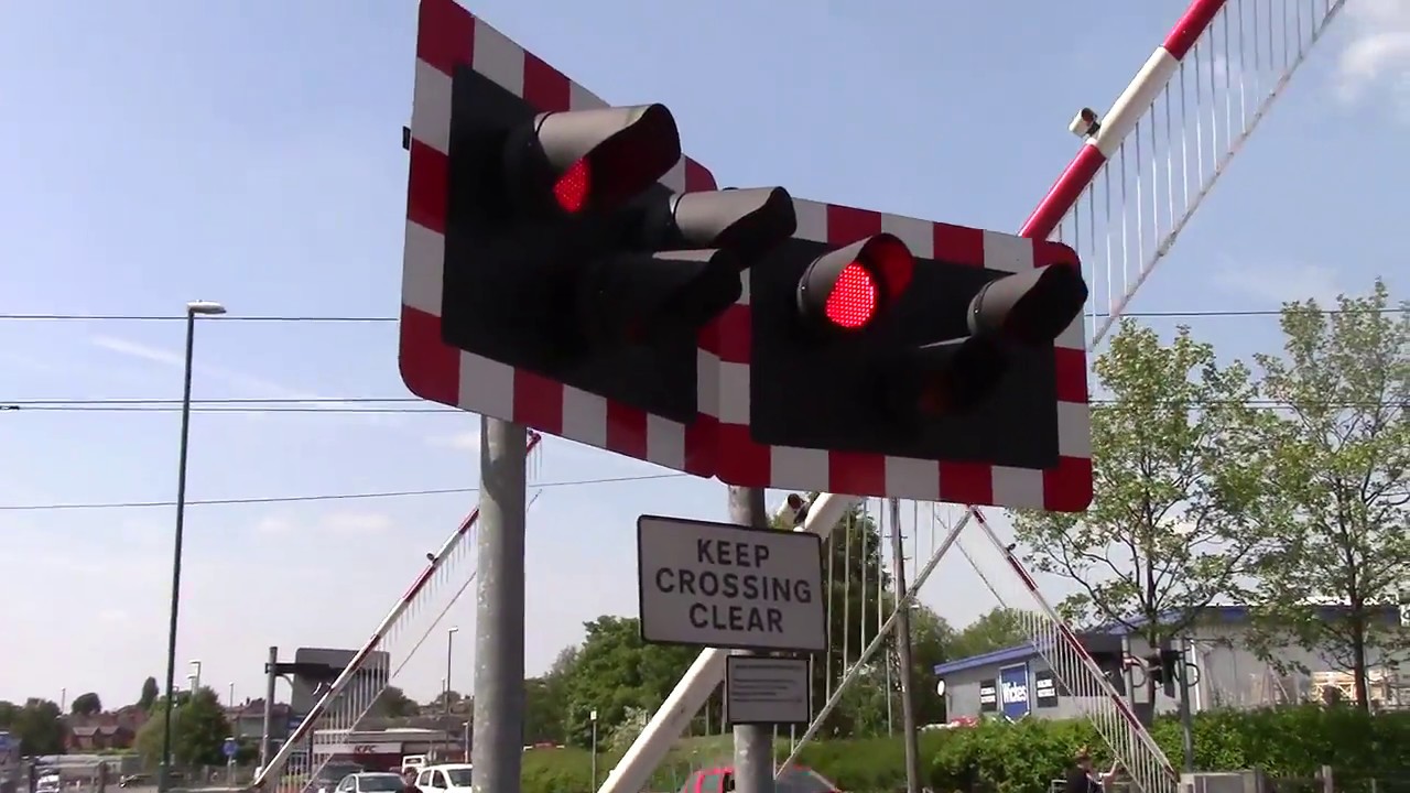 Bulwell Forest Level crossing - YouTube
