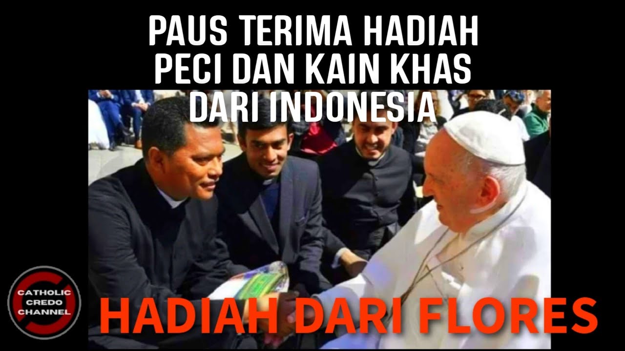 Paus Terima Hadiah Peci dari Indonesia - Topi dan Kain Khas Flores ...