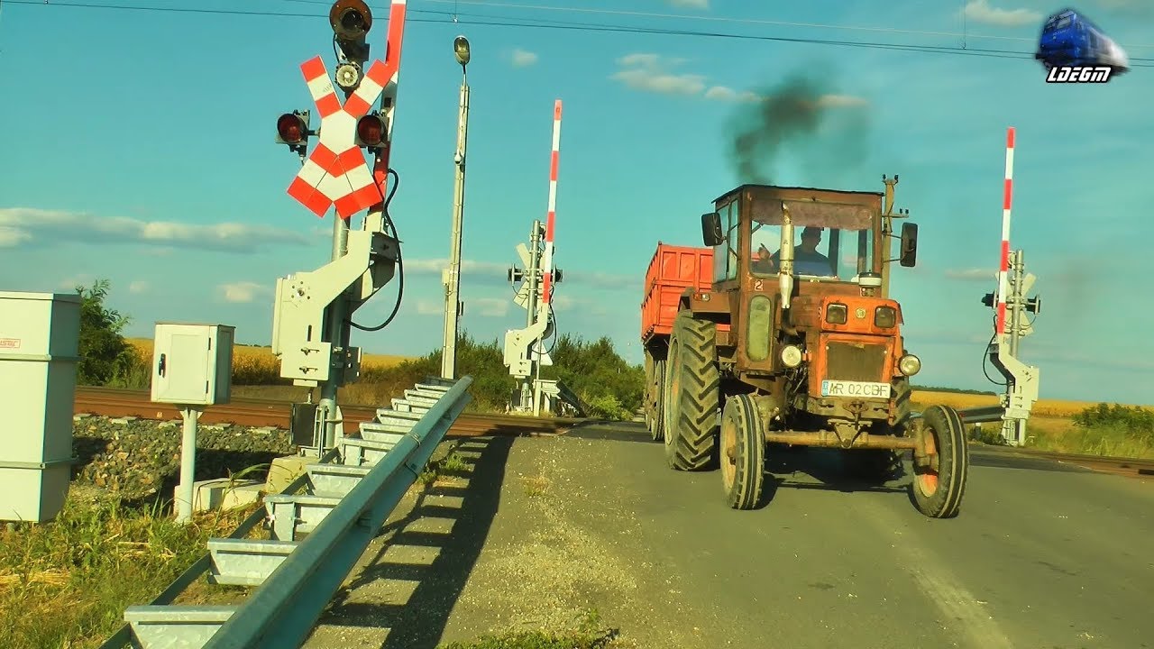 Tractoare UTB U650 Tractors & Rabe Roman Diesel Trucks in Action in ...