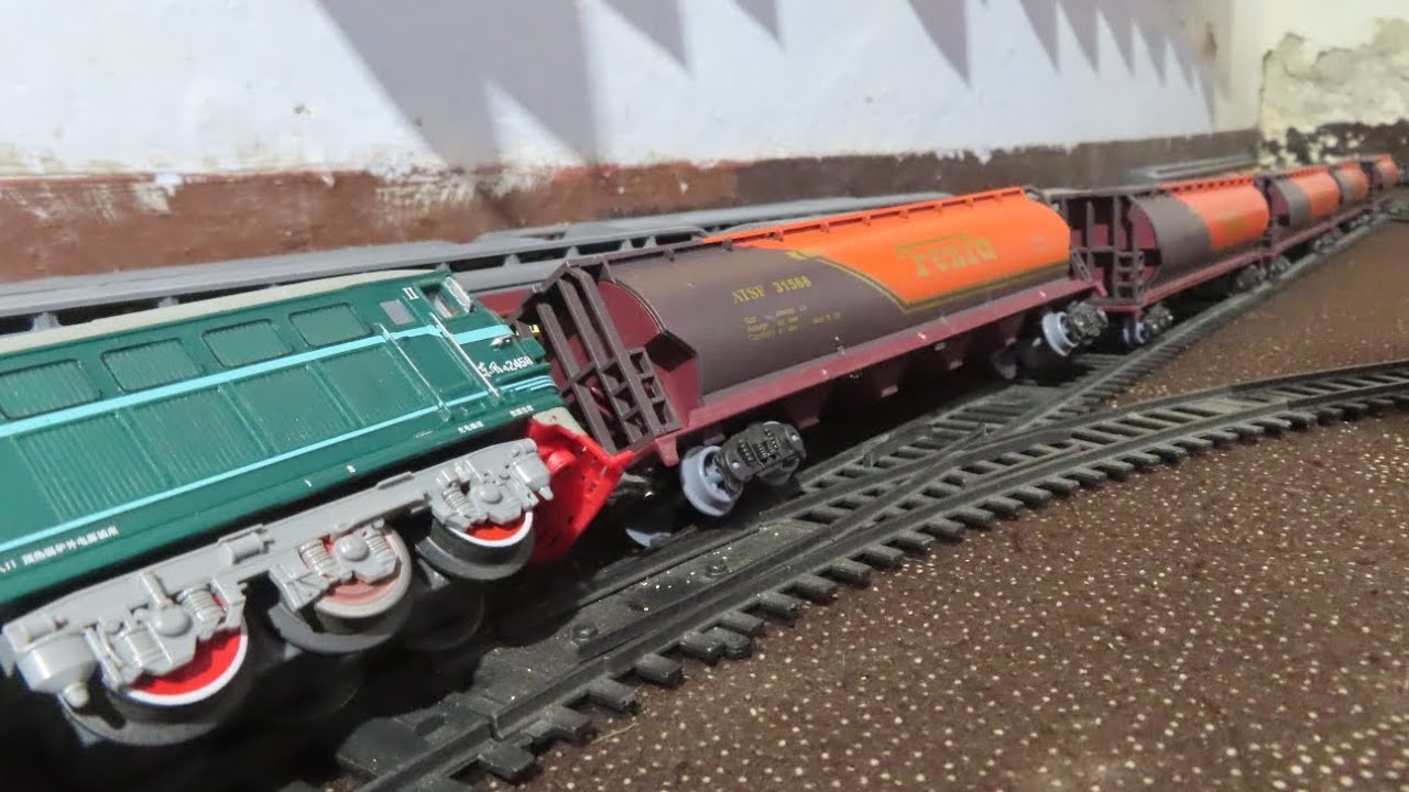 AMAZING TRAIN FAILS - YouTube