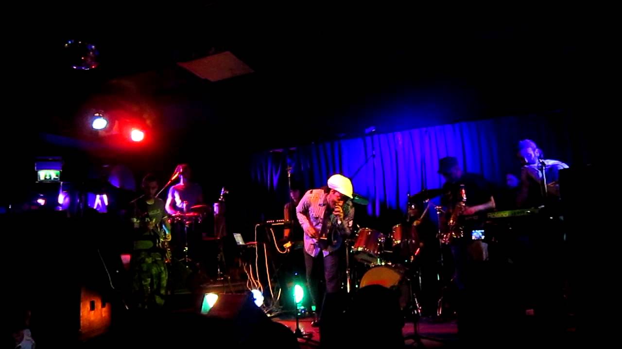 EARL 16 & THE ROOTS DEFENDER BAND - CHILDREN OF THE EMPEROR - YouTube