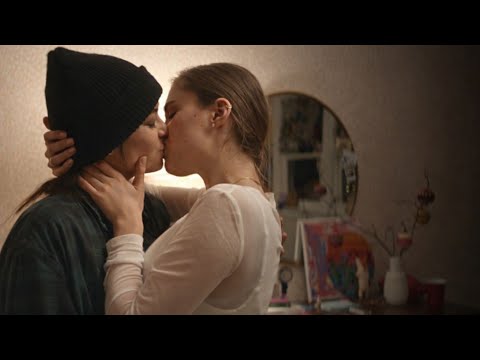 Lesbian kiss | They wait for this long time | Lesbian Kissing 