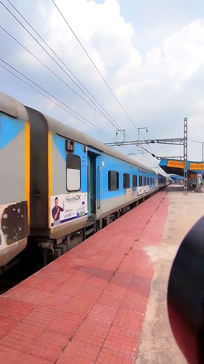 Fast & Furious Jan Shatabdi Express 🔥 | Howrah Patna Jan Shatabdi Express WAP7 37048💙 - YouTube