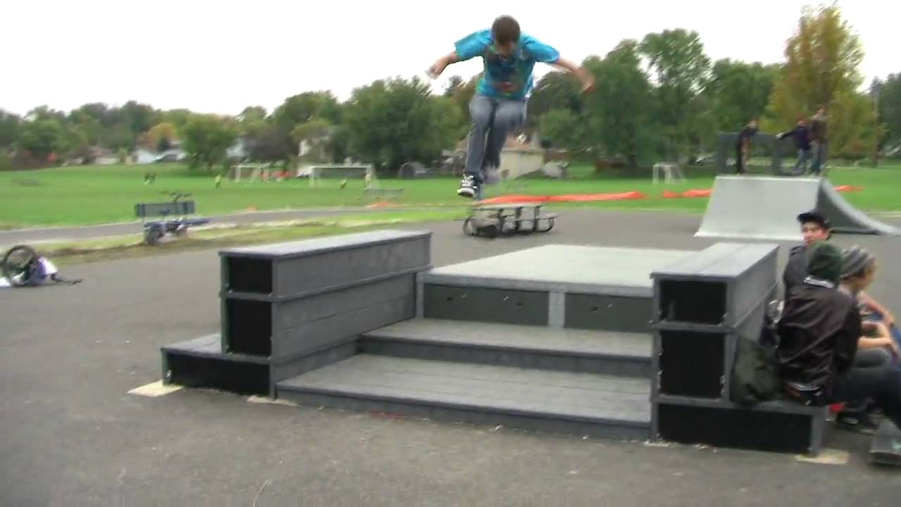 Johnny Spicker VS. Tre Dyer Strech 3 - YouTube