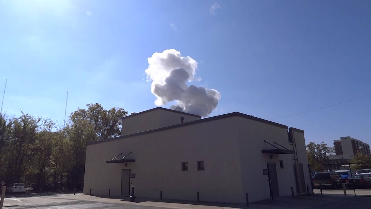 Quenching of a 4.7T magnet: Helium boil off. - YouTube