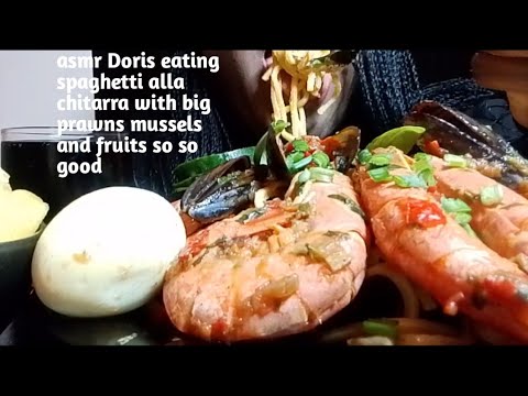 asmr Doris eating spaghetti alla chitarra with big prawns mussels and ...