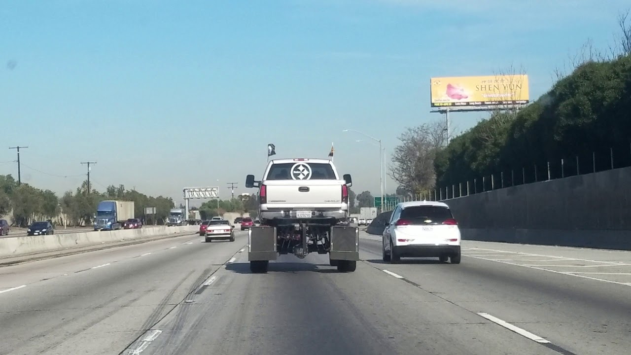 Ridiculously Lifted Truck - YouTube